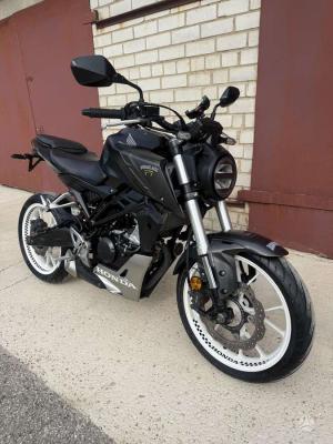 Black Honda CB 2019 in Vilkaviskis, with an engine capacity of 0.13 L and mileage of 22 thousand km for 2400 €, photo 6 on AUTOMOTO.COM.LV