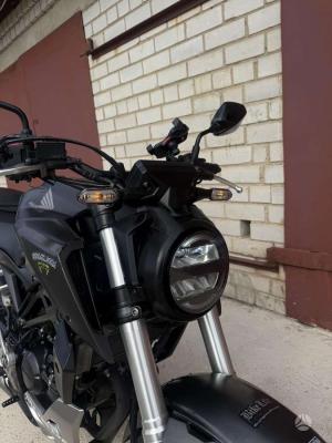Black Honda CB 2019 in Vilkaviskis, with an engine capacity of 0.13 L and mileage of 22 thousand km for 2400 €, photo 13 on AUTOMOTO.COM.LV