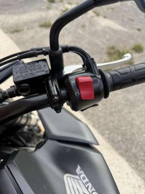 Black Honda CB 2019 in Vilkaviskis, with an engine capacity of 0.13 L and mileage of 22 thousand km for 2400 €, photo 16 on AUTOMOTO.COM.LV