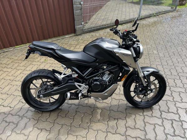 Black Honda CB 2020 in Prienai, with an engine capacity of 0.13 L and mileage of 14 thousand km for 3050 €, photo 4 on AUTOMOTO.COM.LV