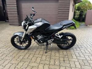 Black Honda CB 2020 in Prienai, with an engine capacity of 0.13 L and mileage of 14 thousand km for 3050 €, photo 6 on AUTOMOTO.COM.LV