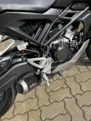 Black Honda CB 2020 in Prienai, with an engine capacity of 0.13 L and mileage of 14 thousand km for 3050 €, photo 19 on AUTOMOTO.COM.LV