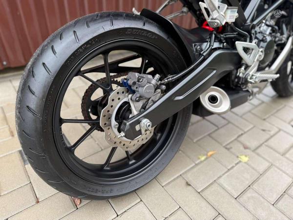 Black Honda CB 2020 in Prienai, with an engine capacity of 0.13 L and mileage of 11 thousand km for 2850 €, photo 11 on AUTOMOTO.COM.LV