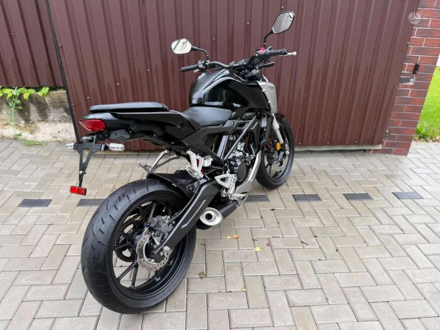 Black Honda CB 2020 in Prienai, with an engine capacity of 0.13 L and mileage of 11 thousand km for 2850 €, photo 13 on AUTOMOTO.COM.LV