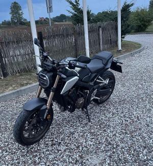 Black Honda CB 2021 in Taurage, with an engine capacity of 0.65 L and mileage of 12 thousand km for 4000 €, photo 2 on AUTOMOTO.COM.LV