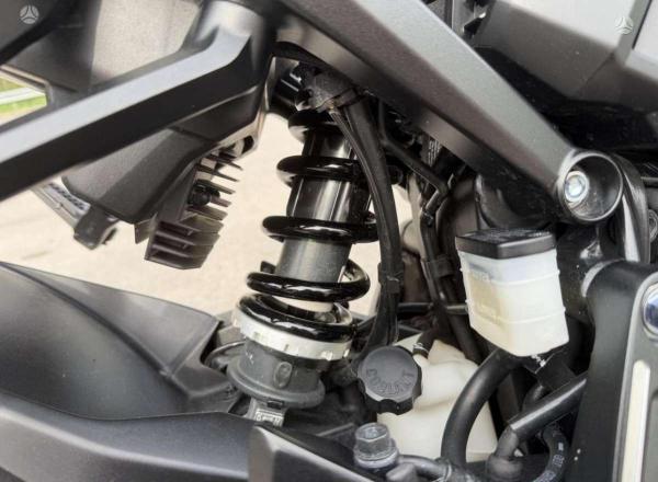Melns Honda CB 2021 Viļņa, ar dzinēja tilpumu 1.00 L un nobraukumu 13 tūkst. km par 9000 €, foto 8 vietnē AUTOMOTO.COM.LV