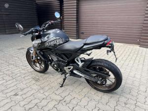 Black Honda CB 2021 in Prienai, with an engine capacity of 0.13 L and mileage of 12 thousand km for 3450 €, photo 7 on AUTOMOTO.COM.LV