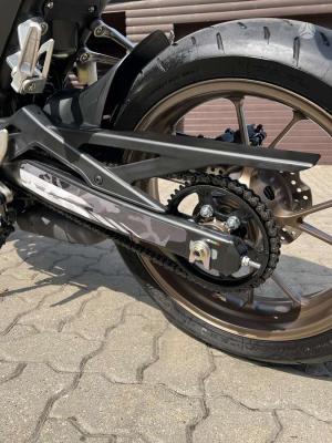 Black Honda CB 2021 in Prienai, with an engine capacity of 0.13 L and mileage of 12 thousand km for 3450 €, photo 16 on AUTOMOTO.COM.LV