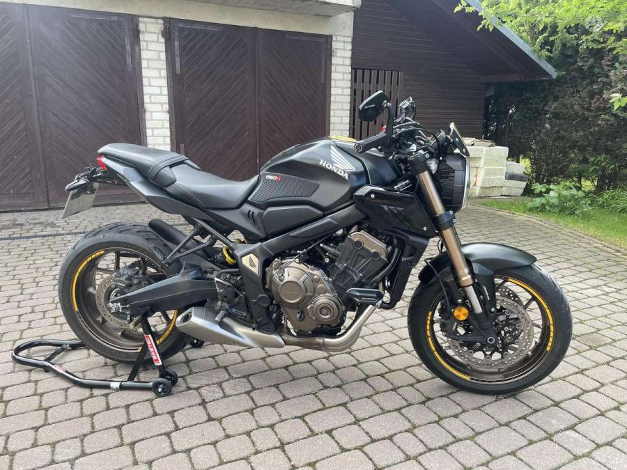 Melns Honda CB 2021 Kauņa, ar dzinēja tilpumu 0.65 L un nobraukumu 18 tūkst. km par 6400 €, foto 10 vietnē AUTOMOTO.COM.LV