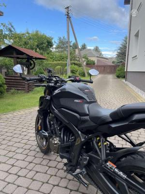 Melns Honda CB 2021 Kauņa, ar dzinēja tilpumu 0.65 L un nobraukumu 18 tūkst. km par 6400 €, foto 21 vietnē AUTOMOTO.COM.LV