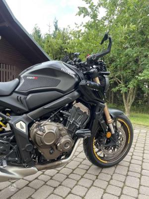 Melns Honda CB 2021 Kauņa, ar dzinēja tilpumu 0.65 L un nobraukumu 18 tūkst. km par 6400 €, foto 23 vietnē AUTOMOTO.COM.LV