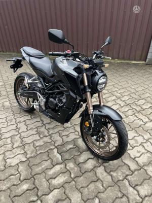 Black Honda CB 2022 in Prienai, with an engine capacity of 0.13 L and mileage of 4 thousand km for 3350 €, photo  on AUTOMOTO.COM.LV