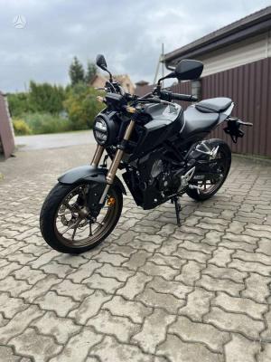 Melns Honda CB 2022 Prienai, ar dzinēja tilpumu 0.13 L un nobraukumu 4 tūkst. km par 3350 €, foto 3 vietnē AUTOMOTO.COM.LV