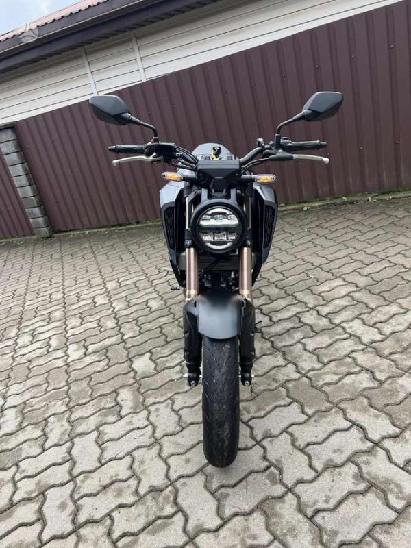 Melns Honda CB 2022 Prienai, ar dzinēja tilpumu 0.13 L un nobraukumu 4 tūkst. km par 3350 €, foto 4 vietnē AUTOMOTO.COM.LV