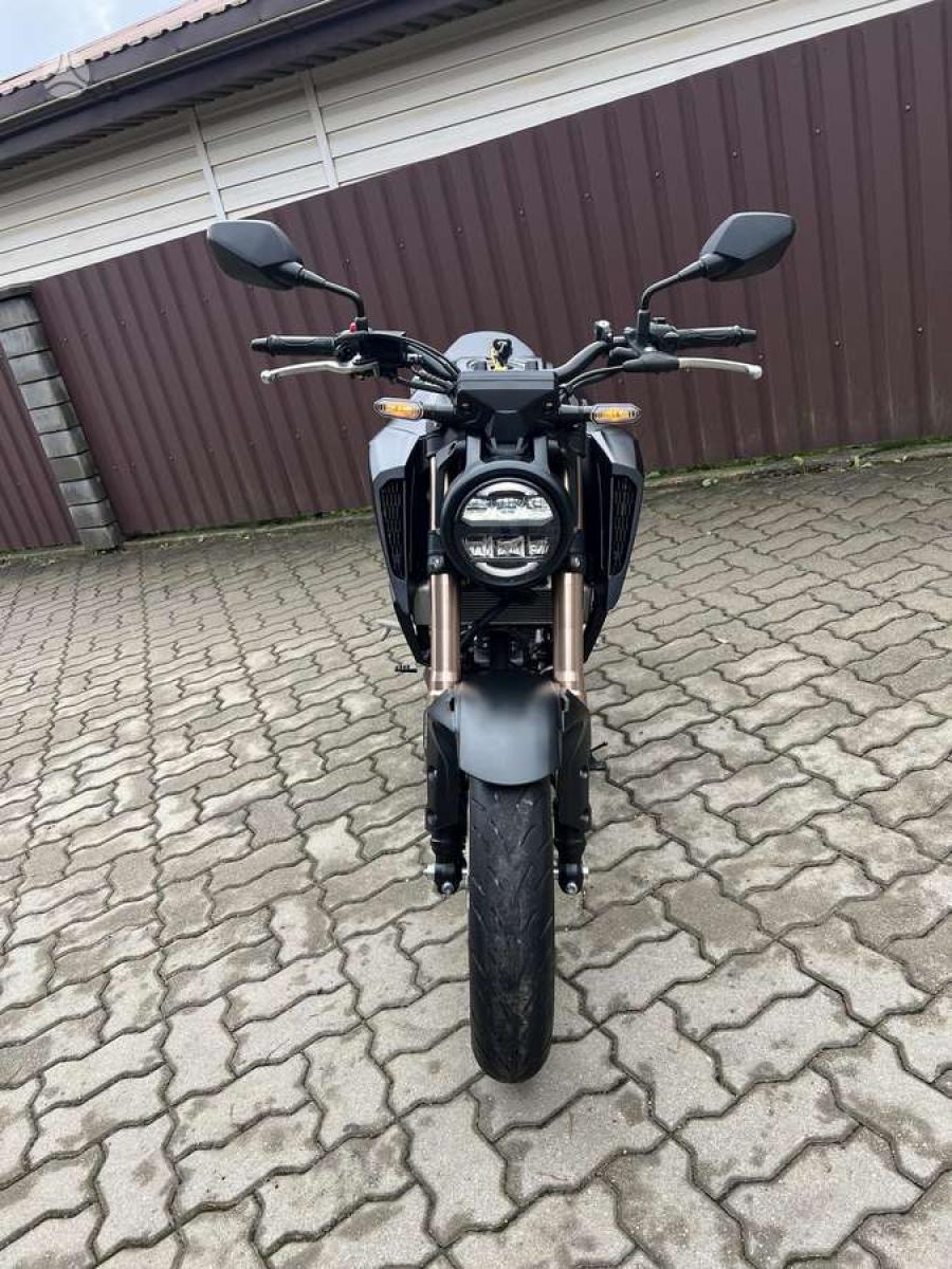 Melns Honda CB 2022 Prienai, ar dzinēja tilpumu 0.13 L un nobraukumu 4 tūkst. km par 3350 €, foto 4 vietnē AUTOMOTO.COM.LV