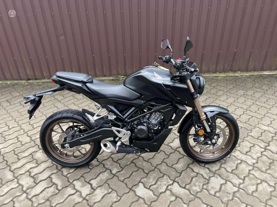 Melns Honda CB 2022 Prienai, ar dzinēja tilpumu 0.13 L un nobraukumu 4 tūkst. km par 3350 €, foto 5 vietnē AUTOMOTO.COM.LV