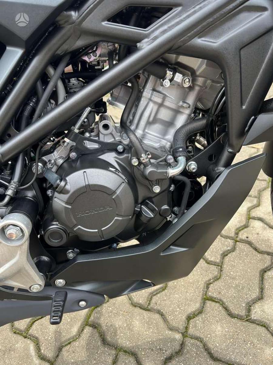 Melns Honda CB 2022 Prienai, ar dzinēja tilpumu 0.13 L un nobraukumu 4 tūkst. km par 3350 €, foto 14 vietnē AUTOMOTO.COM.LV
