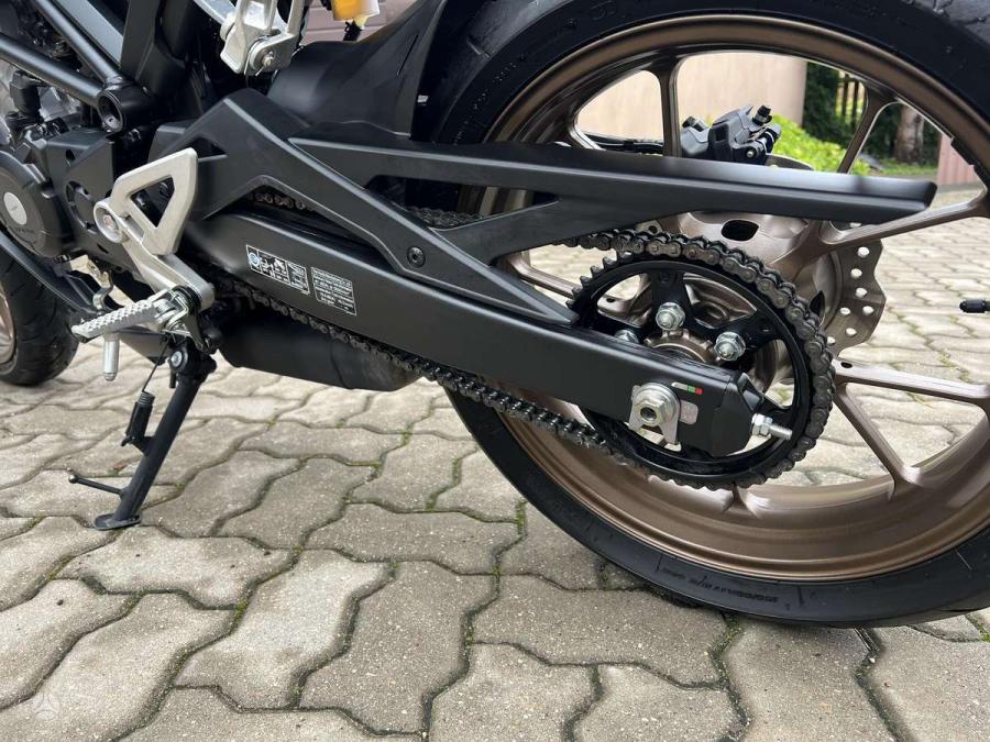 Melns Honda CB 2022 Prienai, ar dzinēja tilpumu 0.13 L un nobraukumu 4 tūkst. km par 3350 €, foto 16 vietnē AUTOMOTO.COM.LV