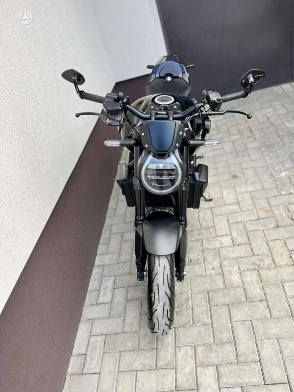 Black Honda CB 2023 in Kaunas, with an engine capacity of 1.00 L and mileage of 23 thousand km for 8700 €, photo 6 on AUTOMOTO.COM.LV