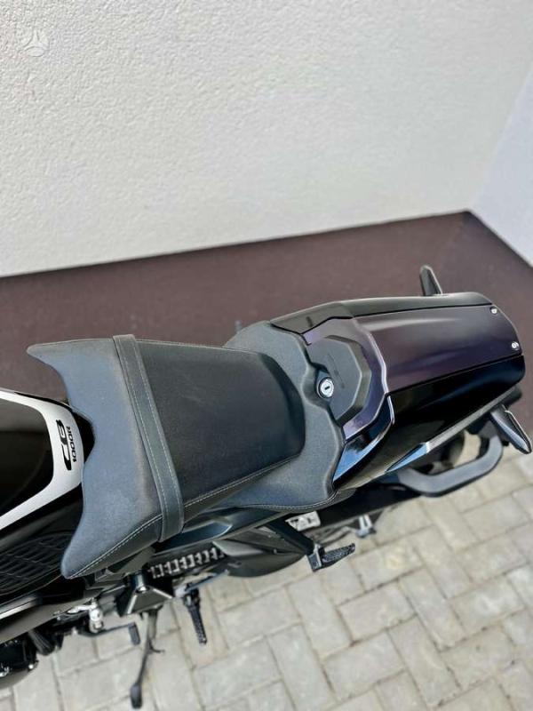 Black Honda CB 2023 in Kaunas, with an engine capacity of 1.00 L and mileage of 23 thousand km for 8700 €, photo 7 on AUTOMOTO.COM.LV