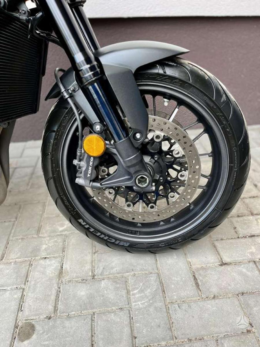 Black Honda CB 2023 in Kaunas, with an engine capacity of 1.00 L and mileage of 23 thousand km for 8700 €, photo 12 on AUTOMOTO.COM.LV