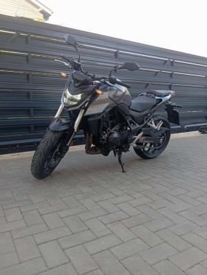 Melns Honda CB 2023 Viļņa, ar dzinēja tilpumu 0.75 L un nobraukumu 3 tūkst. km par 4850 €, foto  vietnē AUTOMOTO.COM.LV