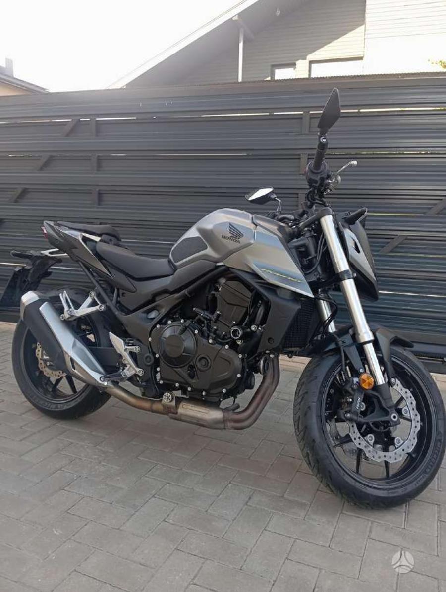 Melns Honda CB 2023 Viļņa, ar dzinēja tilpumu 0.75 L un nobraukumu 3 tūkst. km par 4850 €, foto 3 vietnē AUTOMOTO.COM.LV