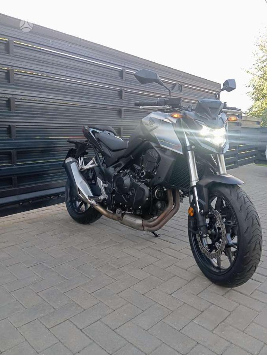 Melns Honda CB 2023 Viļņa, ar dzinēja tilpumu 0.75 L un nobraukumu 3 tūkst. km par 4850 €, foto 4 vietnē AUTOMOTO.COM.LV