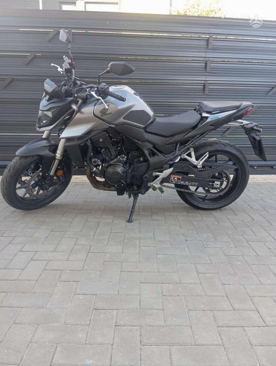 Melns Honda CB 2023 Viļņa, ar dzinēja tilpumu 0.75 L un nobraukumu 3 tūkst. km par 4850 €, foto 9 vietnē AUTOMOTO.COM.LV