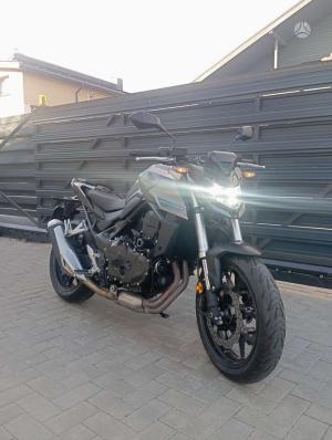 Melns Honda CB 2023 Viļņa, ar dzinēja tilpumu 0.75 L un nobraukumu 3 tūkst. km par 4850 €, foto 10 vietnē AUTOMOTO.COM.LV