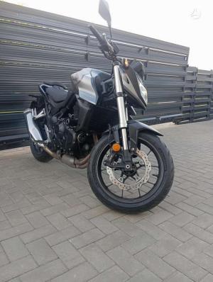 Melns Honda CB 2023 Viļņa, ar dzinēja tilpumu 0.75 L un nobraukumu 3 tūkst. km par 4850 €, foto 12 vietnē AUTOMOTO.COM.LV