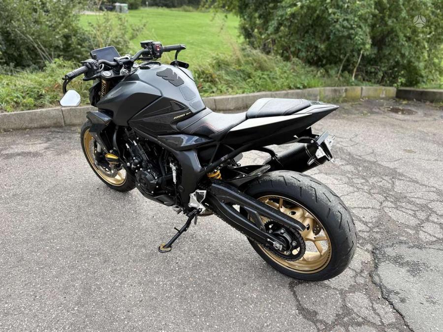 Melns Honda CB 2025 Viļņa, ar dzinēja tilpumu 1.00 L un nobraukumu 11 tūkst. km par 6990 €, foto 4 vietnē AUTOMOTO.COM.LV