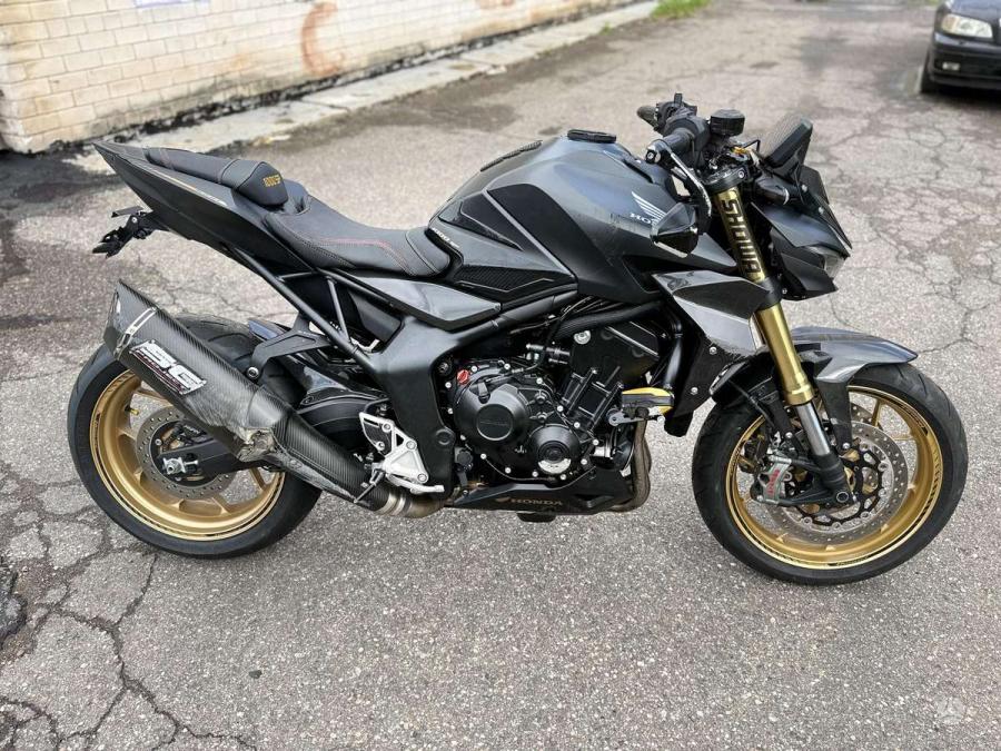 Melns Honda CB 2025 Viļņa, ar dzinēja tilpumu 1.00 L un nobraukumu 11 tūkst. km par 6990 €, foto 7 vietnē AUTOMOTO.COM.LV