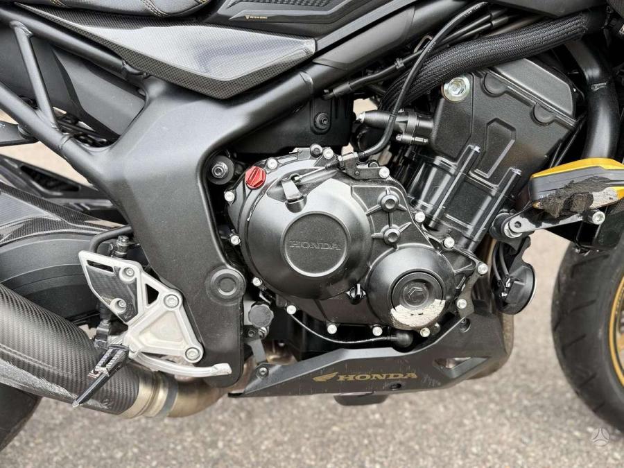Melns Honda CB 2025 Viļņa, ar dzinēja tilpumu 1.00 L un nobraukumu 11 tūkst. km par 6990 €, foto 10 vietnē AUTOMOTO.COM.LV