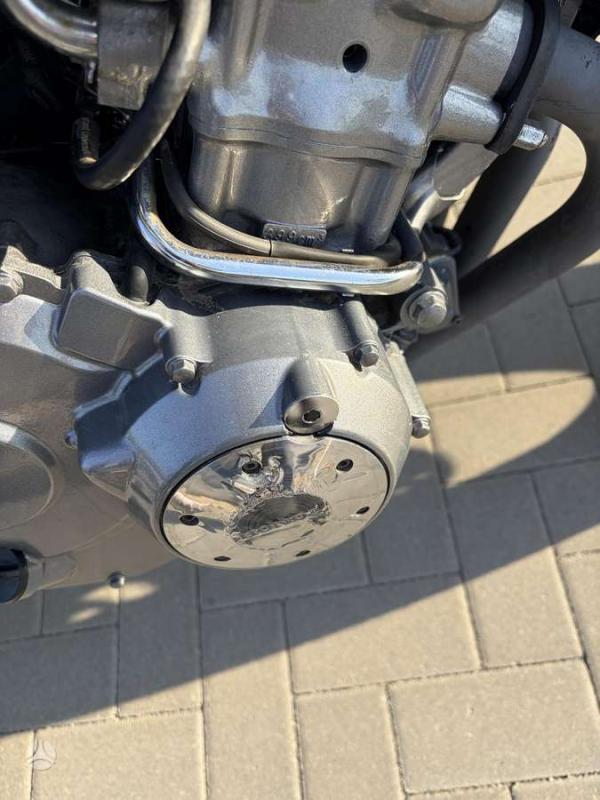 Zils Honda CB 1989 Kauņa, ar dzinēja tilpumu 0.40 L un nobraukumu 55 tūkst. km par 1300 €, foto 2 vietnē AUTOMOTO.COM.LV