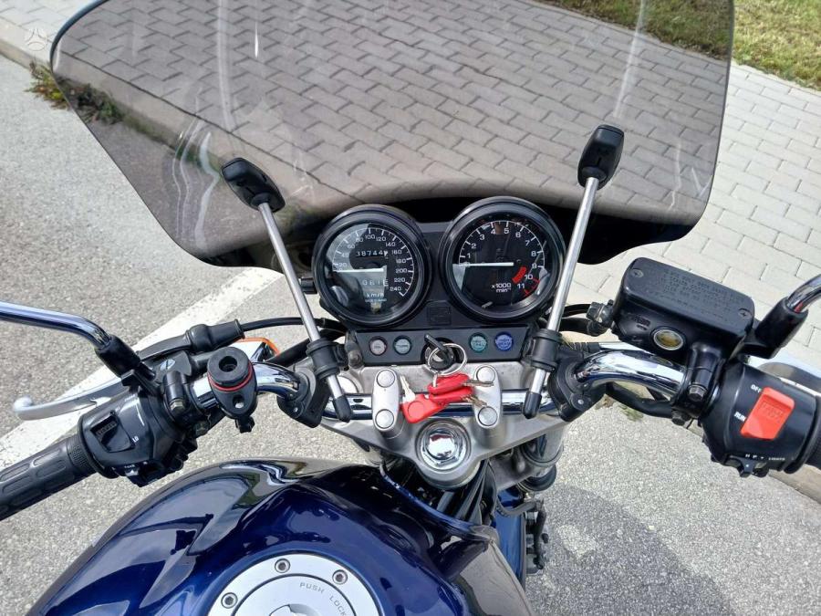 Синий Хонда CB 1995 в Шяуляй, объемом двигателя 0.75 л и пробегом 39 тыс. км за 2200 €, фото 3 на AUTOMOTO.COM.LV