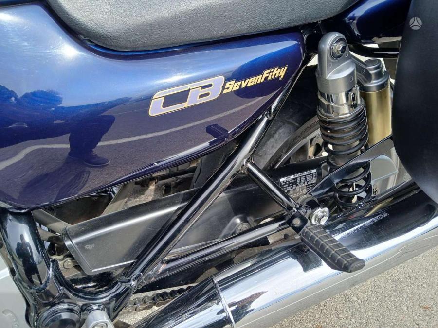 Синий Хонда CB 1995 в Шяуляй, объемом двигателя 0.75 л и пробегом 39 тыс. км за 2200 €, фото 9 на AUTOMOTO.COM.LV