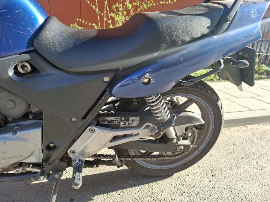 Blue Honda CB 1997 in Vilnius, with an engine capacity of 0.50 L and mileage of 73 thousand km for 1500 €, photo 5 on AUTOMOTO.COM.LV