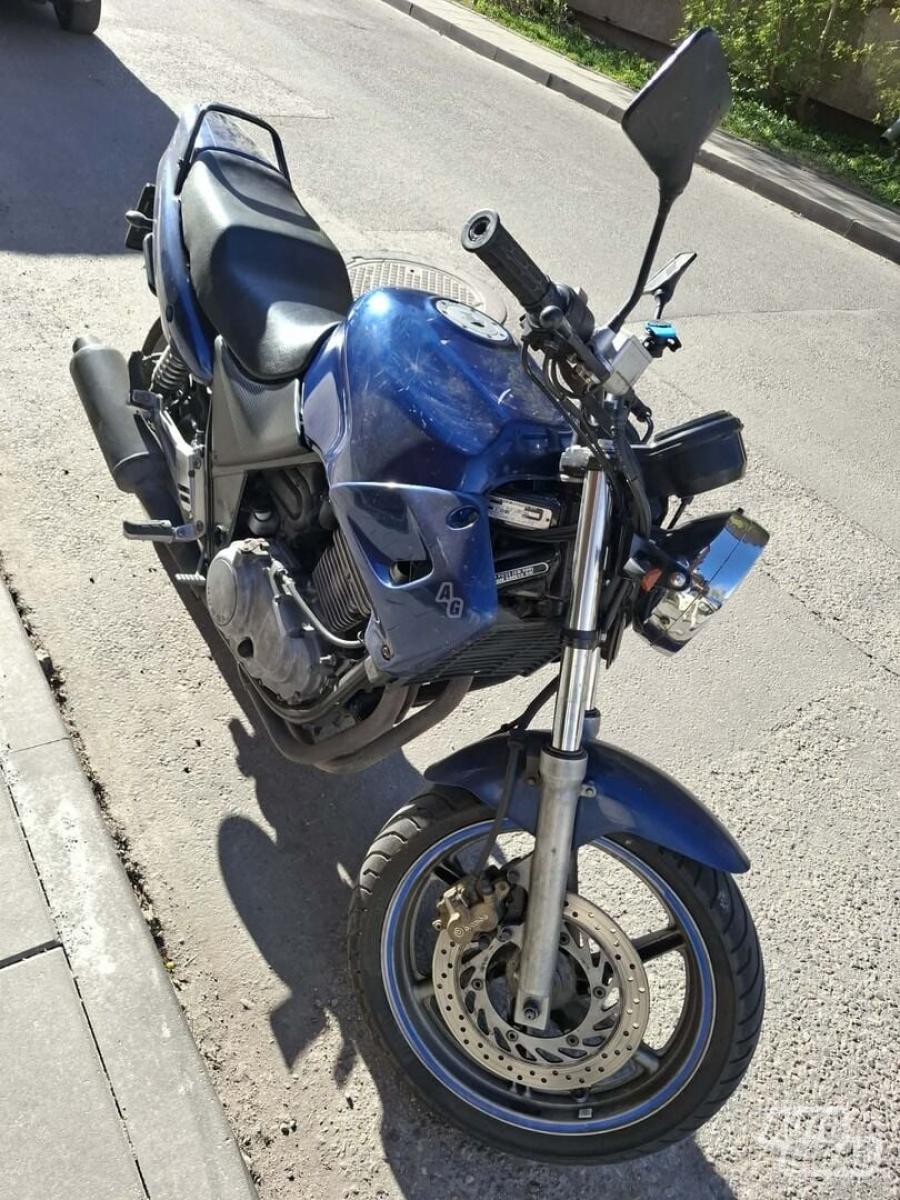Blue Honda CB 1997 in Vilnius, with an engine capacity of 0.50 L and mileage of 73 thousand km for 1500 €, photo 10 on AUTOMOTO.COM.LV