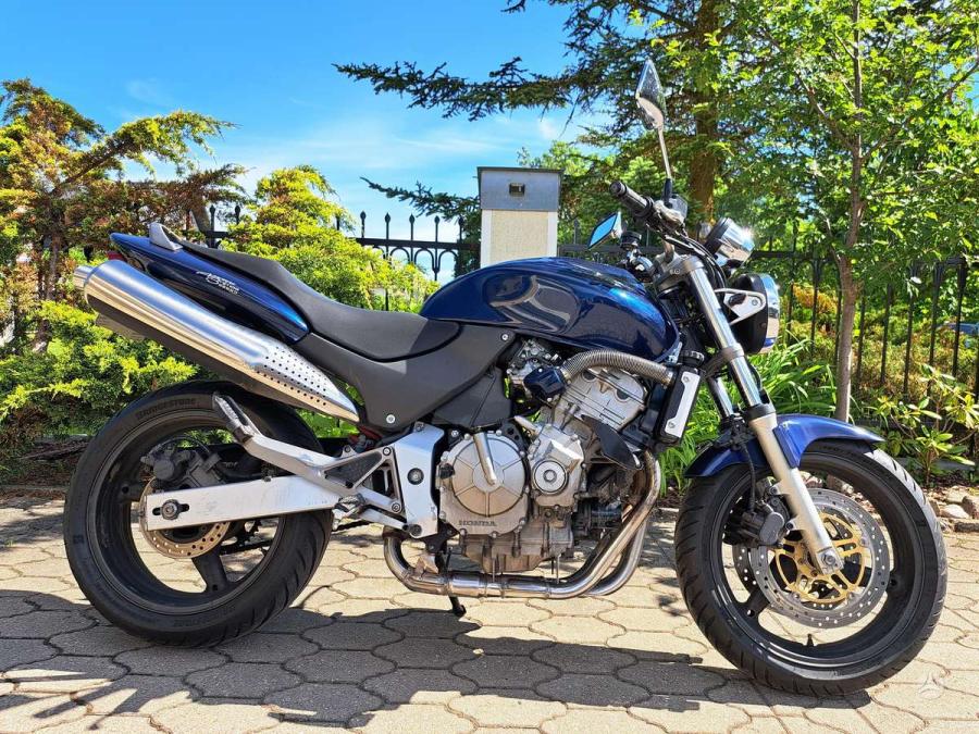 Blue Honda CB 2003 in Pasvalys, with an engine capacity of 0.60 L and mileage of 53 thousand km for 1950 €, photo 1 on AUTOMOTO.COM.LV