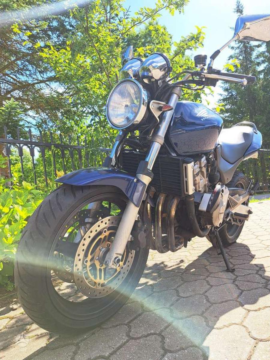 Blue Honda CB 2003 in Pasvalys, with an engine capacity of 0.60 L and mileage of 53 thousand km for 1950 €, photo 5 on AUTOMOTO.COM.LV