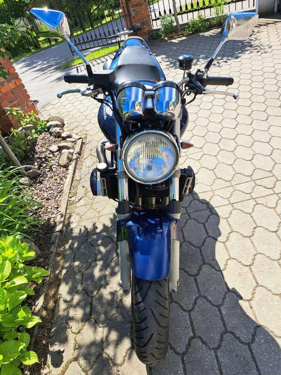 Blue Honda CB 2003 in Pasvalys, with an engine capacity of 0.60 L and mileage of 53 thousand km for 1950 €, photo 6 on AUTOMOTO.COM.LV