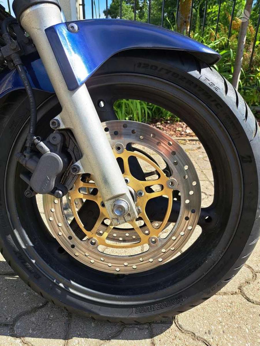 Blue Honda CB 2003 in Pasvalys, with an engine capacity of 0.60 L and mileage of 53 thousand km for 1950 €, photo 15 on AUTOMOTO.COM.LV