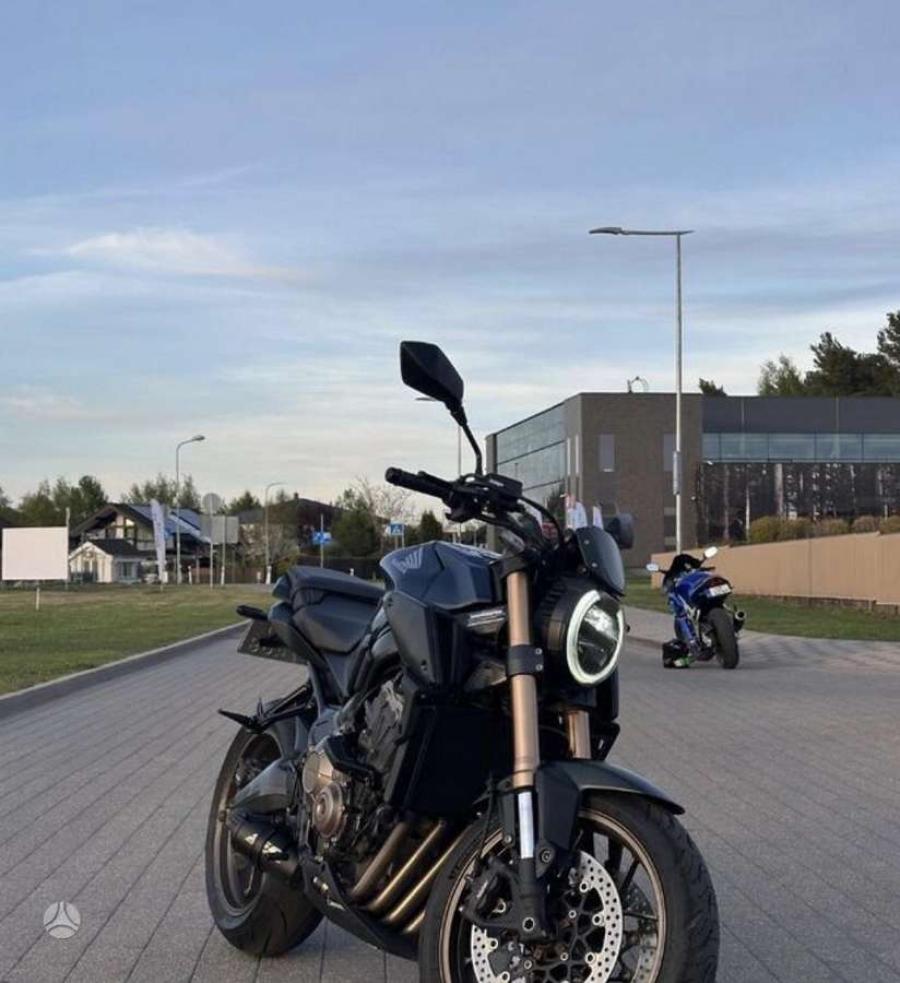 Синий Хонда CB 2019 в Вильнюс, объемом двигателя 0.65 л и пробегом 33 тыс. км за 6990 €, фото 1 на AUTOMOTO.COM.LV