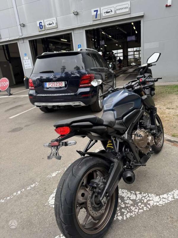 Blue Honda CB 2019 in Vilnius, with an engine capacity of 0.65 L and mileage of 33 thousand km for 6990 €, photo 2 on AUTOMOTO.COM.LV