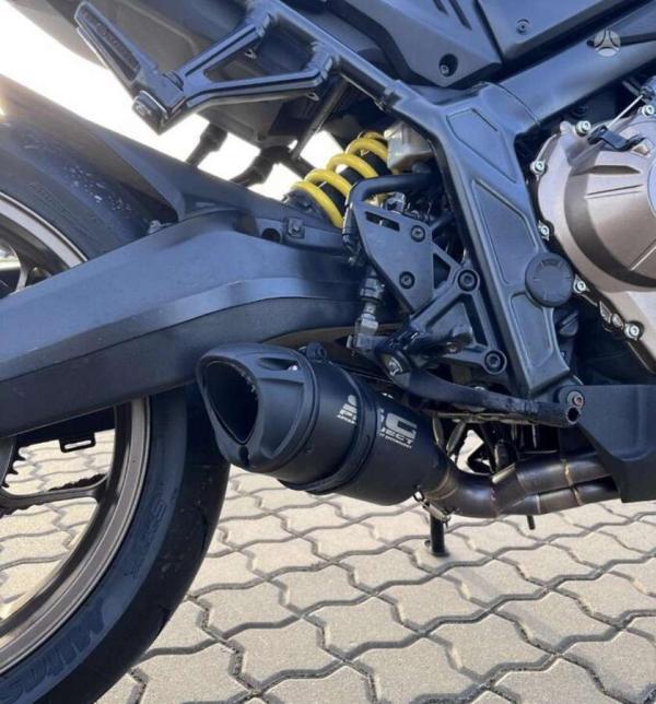 Blue Honda CB 2019 in Vilnius, with an engine capacity of 0.65 L and mileage of 33 thousand km for 6990 €, photo 5 on AUTOMOTO.COM.LV