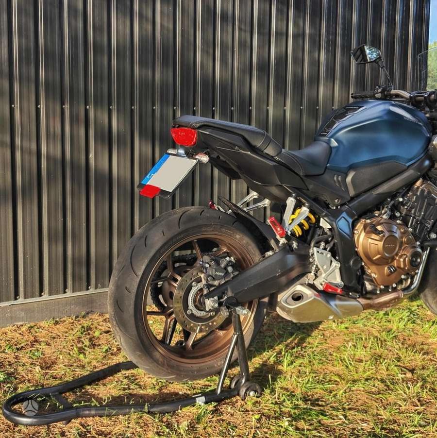 Zils Honda CB 2022 Druskininkai, ar dzinēja tilpumu 0.65 L un nobraukumu 8 tūkst. km par 6550 €, foto 4 vietnē AUTOMOTO.COM.LV