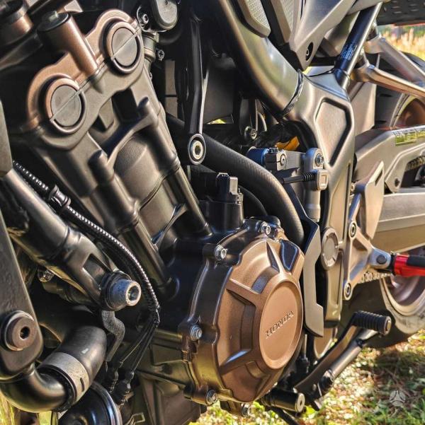 Zils Honda CB 2022 Druskininkai, ar dzinēja tilpumu 0.65 L un nobraukumu 8 tūkst. km par 6550 €, foto 10 vietnē AUTOMOTO.COM.LV