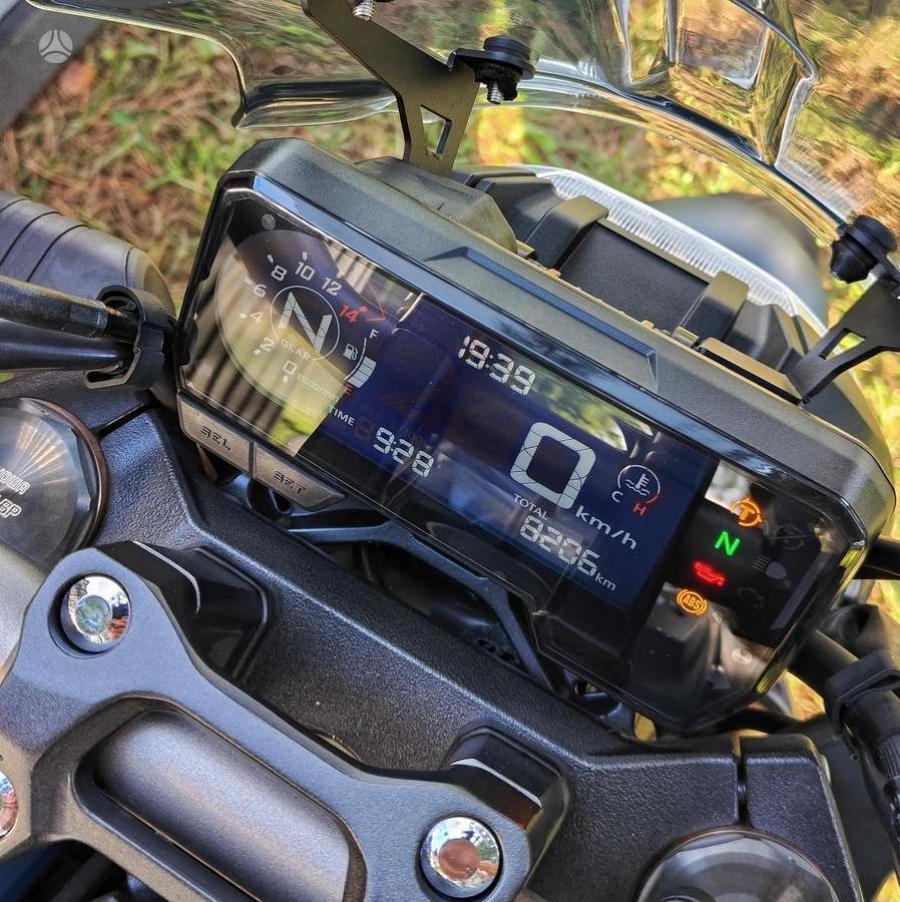 Zils Honda CB 2022 Druskininkai, ar dzinēja tilpumu 0.65 L un nobraukumu 8 tūkst. km par 6550 €, foto 15 vietnē AUTOMOTO.COM.LV