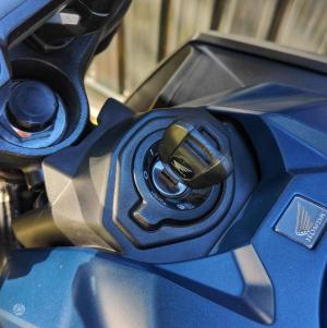 Zils Honda CB 2022 Druskininkai, ar dzinēja tilpumu 0.65 L un nobraukumu 8 tūkst. km par 6550 €, foto 16 vietnē AUTOMOTO.COM.LV